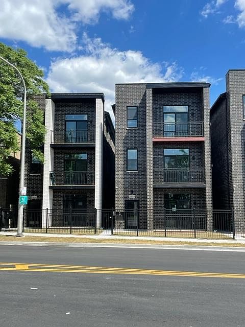 5614 W Grand Ave #3, Chicago, IL 60639 | Zillow