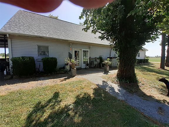 239 5th St, Cutler, IL 62238 | MLS #23061044 | Zillow