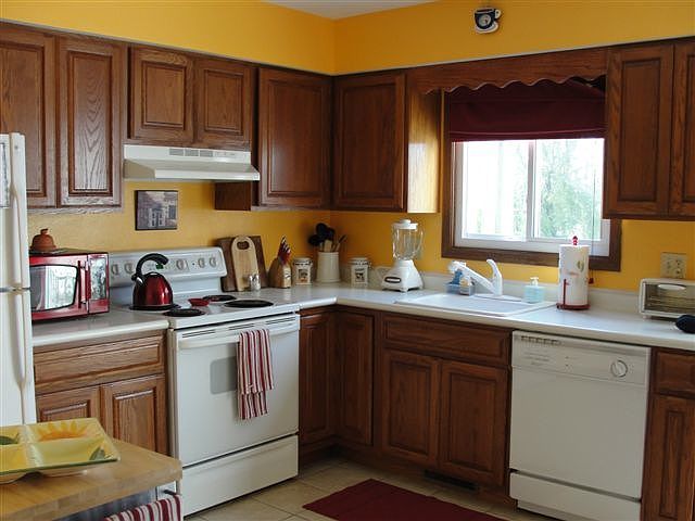 7318 Mockingbird Ln, Middleton, WI 53562 | Zillow