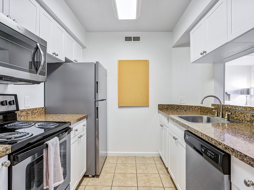 Shoal Creek Apartments - 34350 Ryan Rd Sterling Heights MI | Zillow