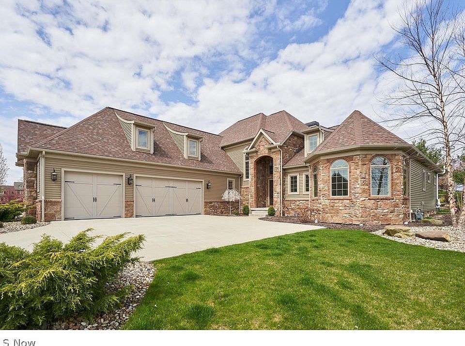 2527 Clydesdale St NW, North Canton, OH 44720 | Zillow