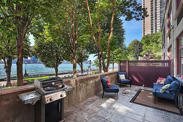 350 Albany St APT 1C, New York, NY 10280 | Zillow