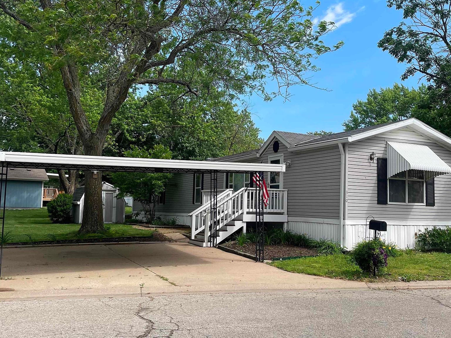 310 SE 47th St, Topeka, KS 66609 | MLS #239537 | Zillow