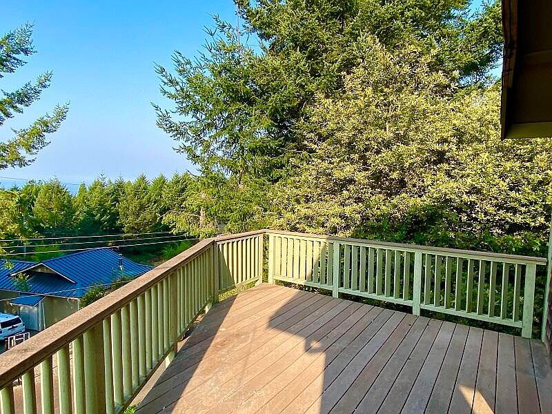 21 Nob Hill Rd, Whitethorn, CA 95589 | Zillow