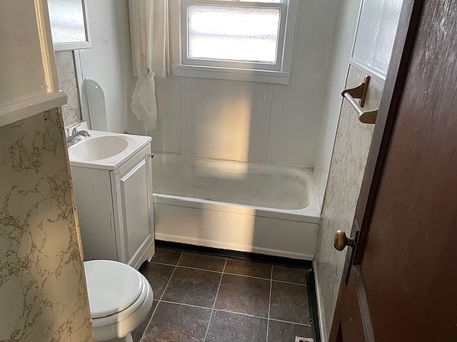 5 Drake Dr, Buffalo, NY 14225 | Zillow