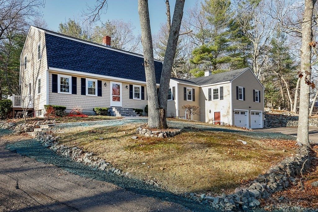 12 School St, Middleton, MA 01949 | Zillow
