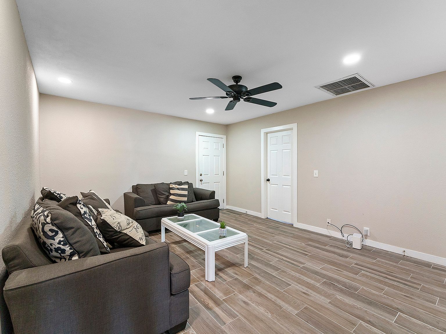 2228 W Enid Ave ROOM 2, Mesa, AZ 85202 | Zillow