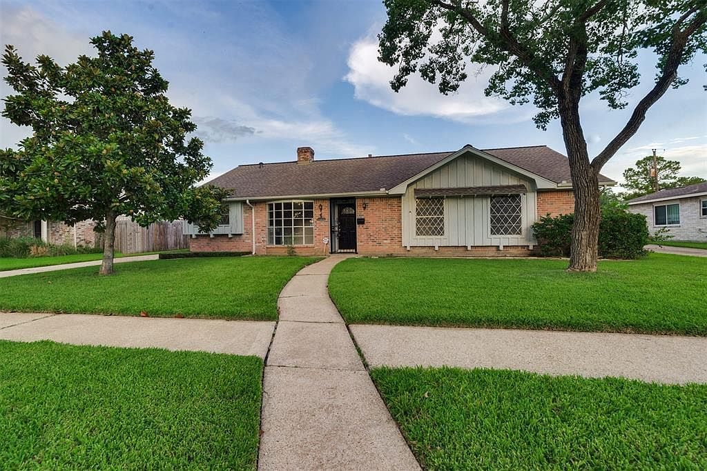 7615 Lacy Hill Dr, Houston, TX 77036 | Zillow