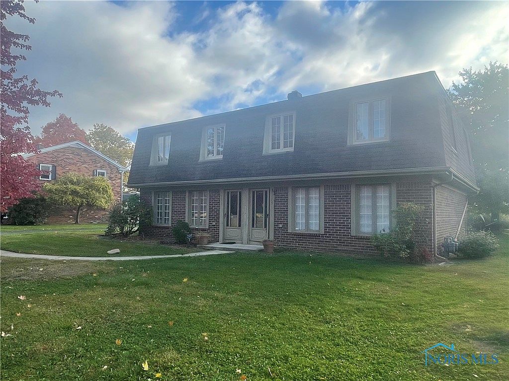 5729 Cresthaven Ln, Toledo, OH 43614 | Zillow