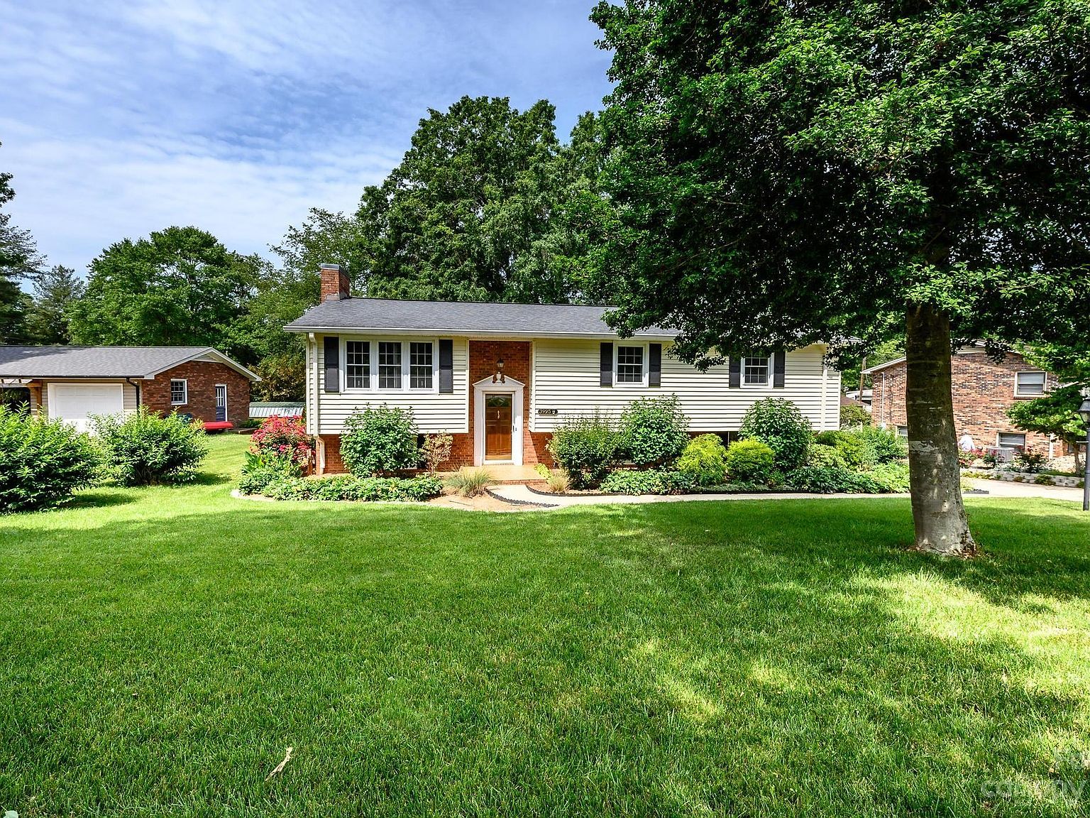 3995 Elizabeth St, Hickory, NC 28601 | MLS #CAR4024392 | Zillow