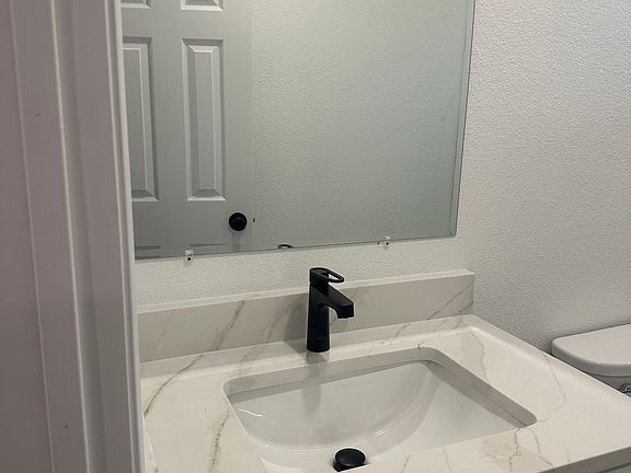 2618 Jim Loftin Rd #2, Dallas, TX 75224 | Zillow