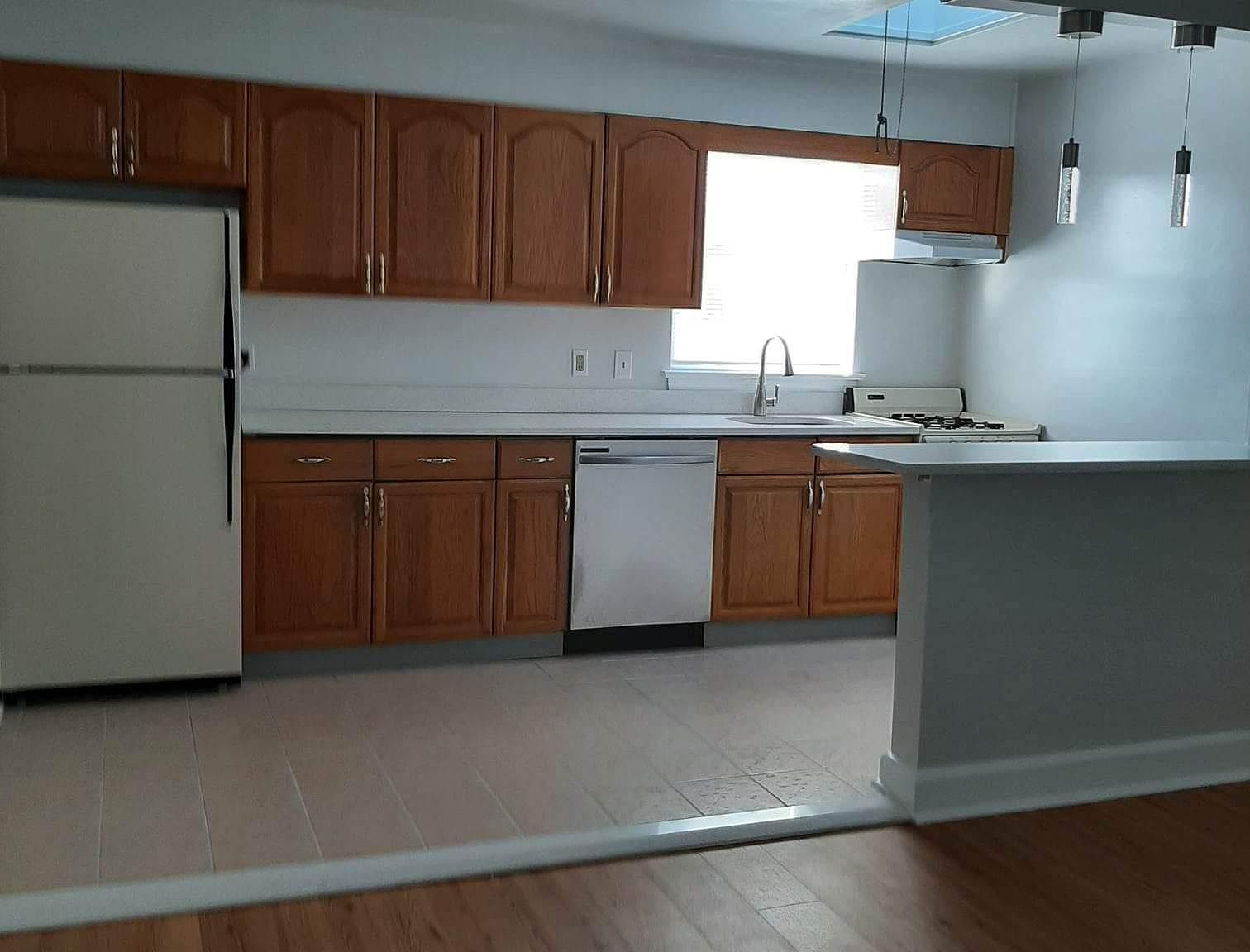 3545 W Chester Pike APT 3, Newtown Square, PA 19073 | Zillow