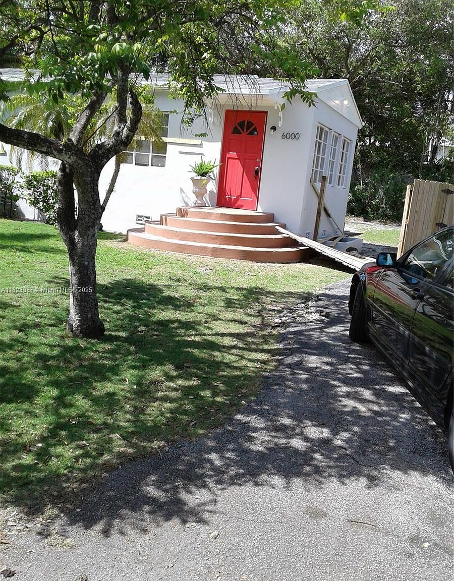 6000 SW 76th St, South Miami, FL 33143 | Zillow