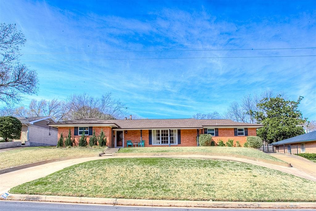 1800 Ridgmar Blvd, Fort Worth, TX 76116 | Zillow