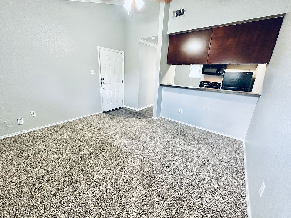 Awesome open Studio Apartments Close to Downtown - 3702 S 2nd St Austin ...