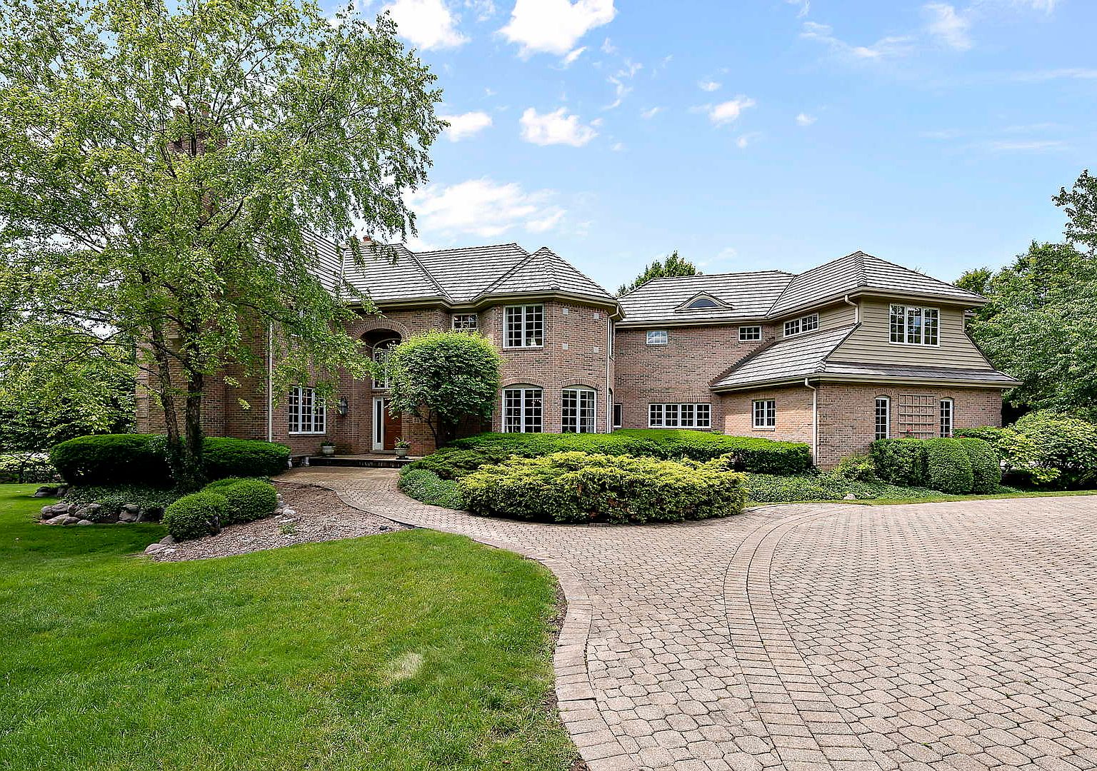 34 Castleton Ct, North Barrington, IL 60010 | Zillow