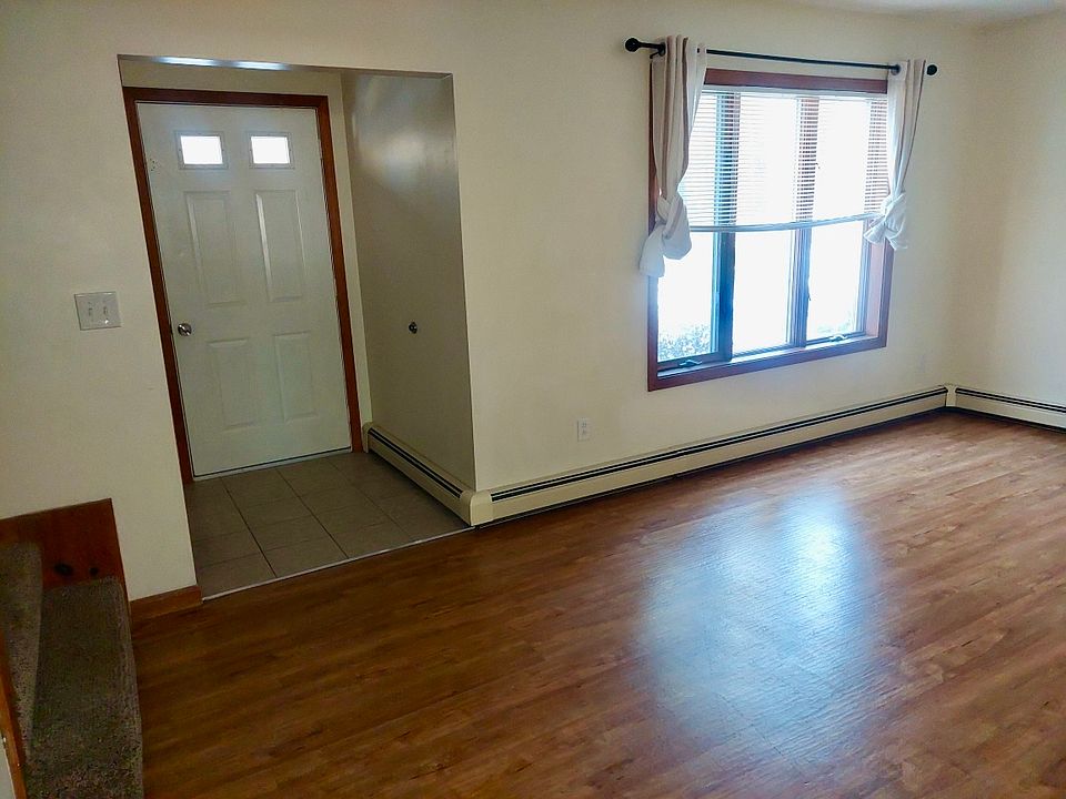 14 Thorne Rd Kingston NH | Zillow