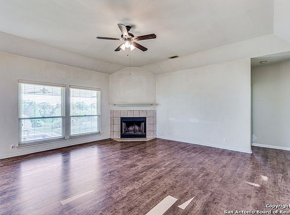 182 Shannon Ridge, Floresville, TX 78114 | MLS #1762252 | Zillow