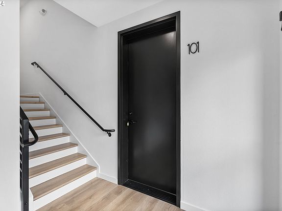 121 N Going St #301, Portland, OR 97217 | MLS #24519036 | Zillow