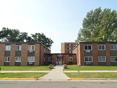 Townview Apartments - 205 3rd St NW East Grand Forks MN | Zillow