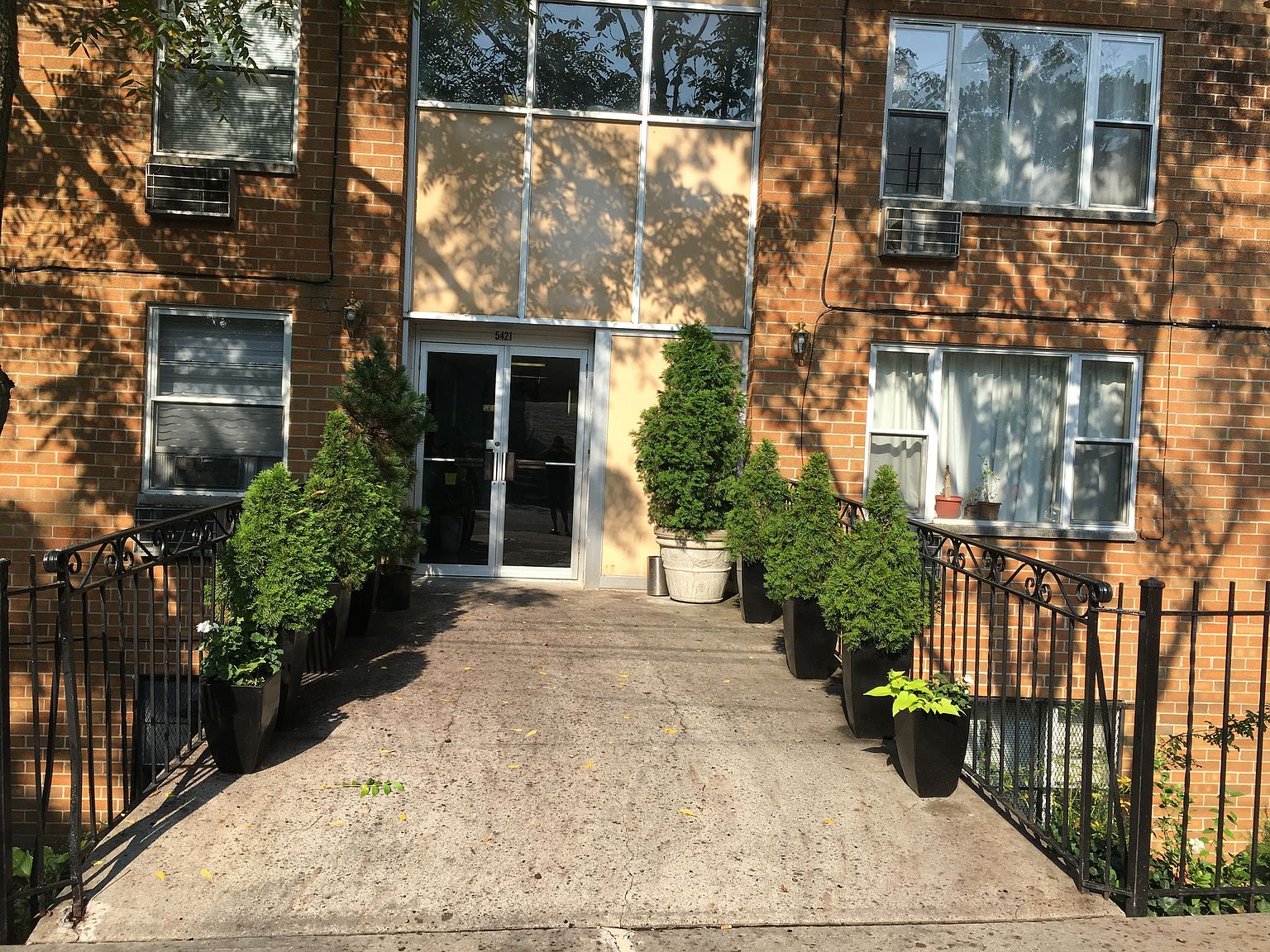 5421 Sylvan Ave APT 2C, Bronx, NY 10471 | Zillow