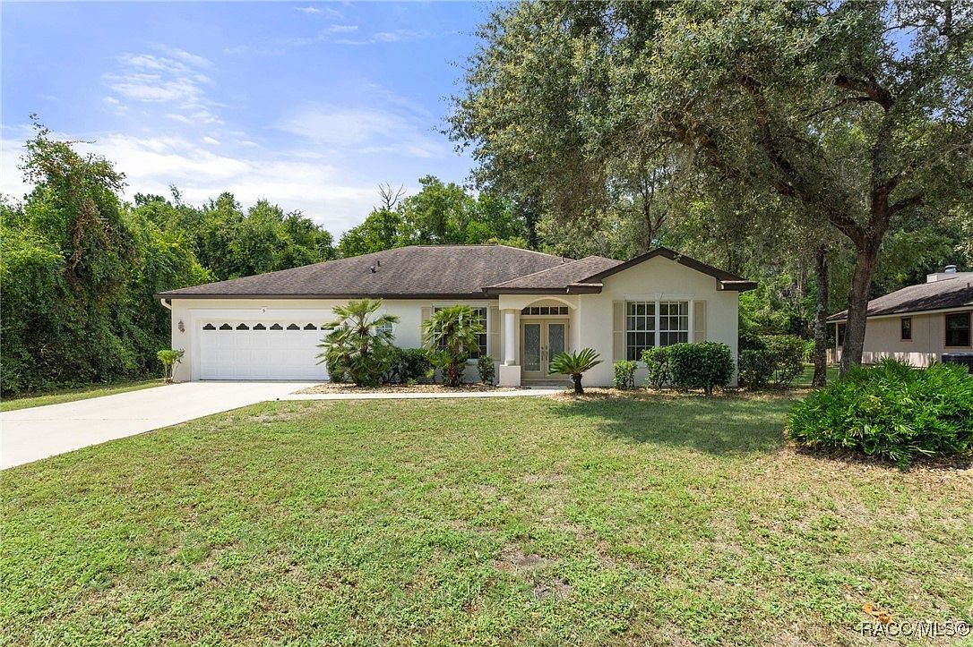 9 Pine St, Homosassa, FL 34446 | Zillow