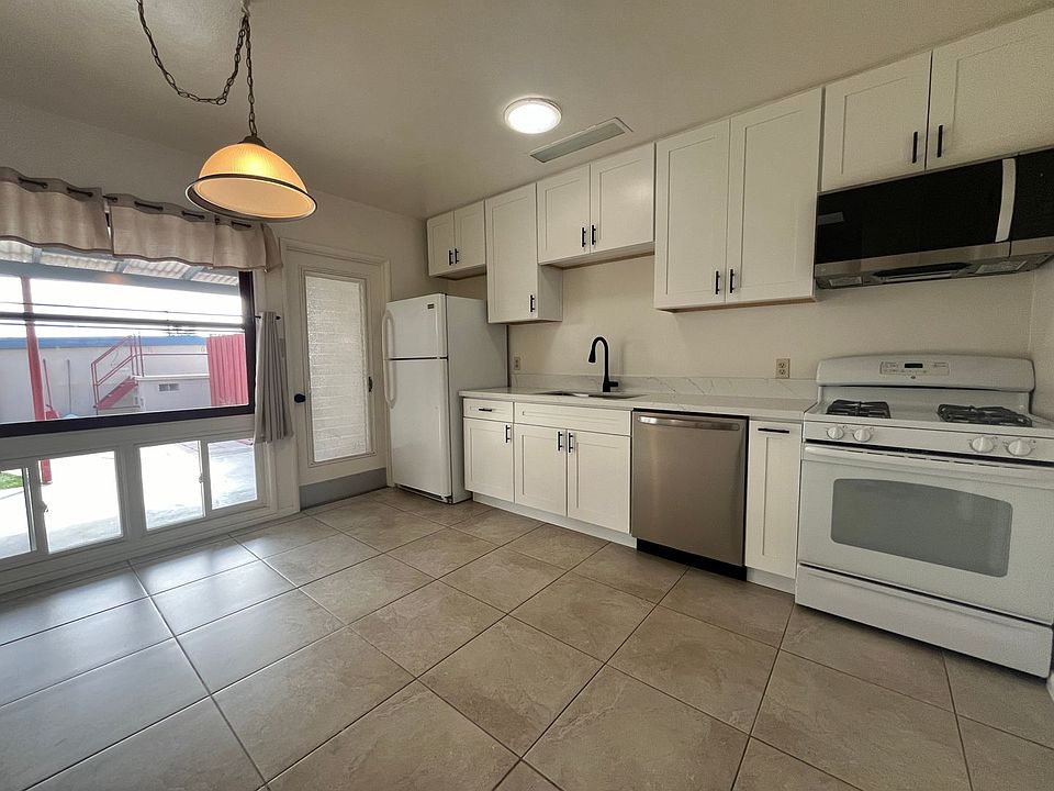 3244 Clairemont Dr, San Diego, CA 92117 | Zillow