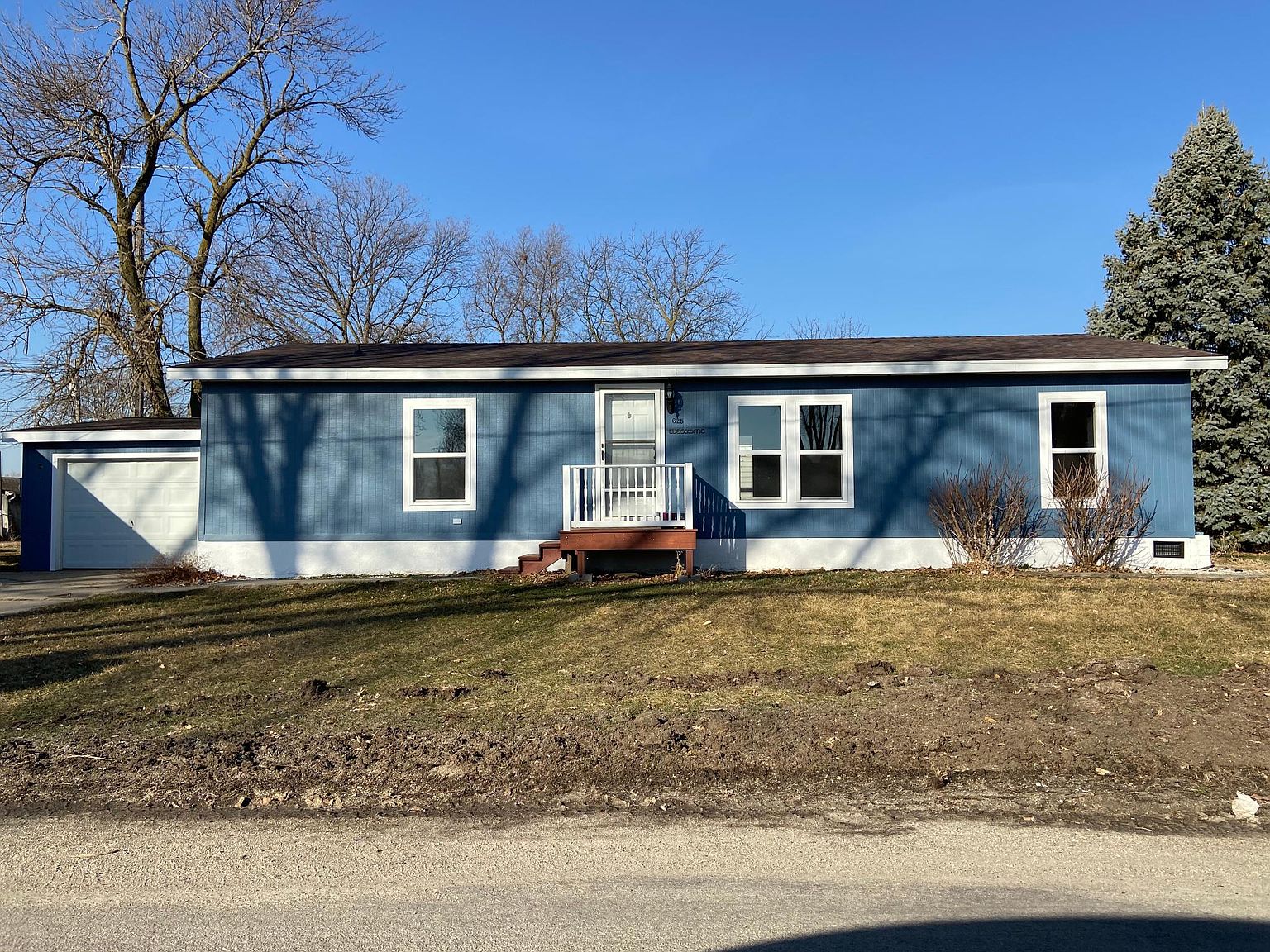 625 S 4th St, Lyons, NE 68038 | Zillow