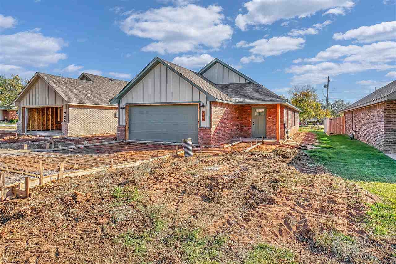 706 Cherry Ave, Cache, OK 73527 | Zillow