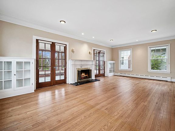 301 Grand Blvd, Park Ridge, IL 60068 | MLS #11924620 | Zillow