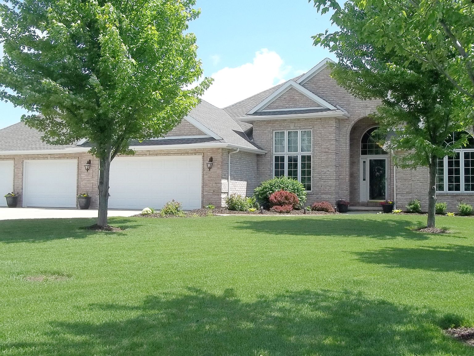 2683 Whitegate Trl, De Pere, WI 54115 | Zillow