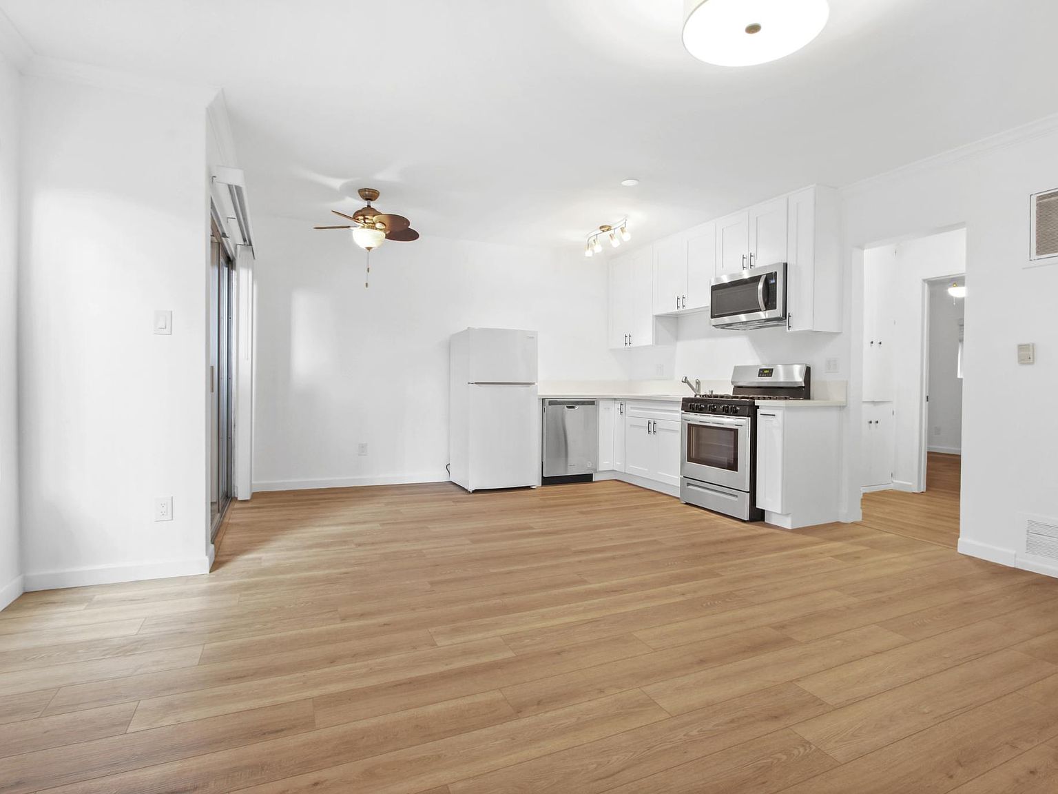 12630 Caswell Ave APT 2, Los Angeles, CA 90066 | Zillow