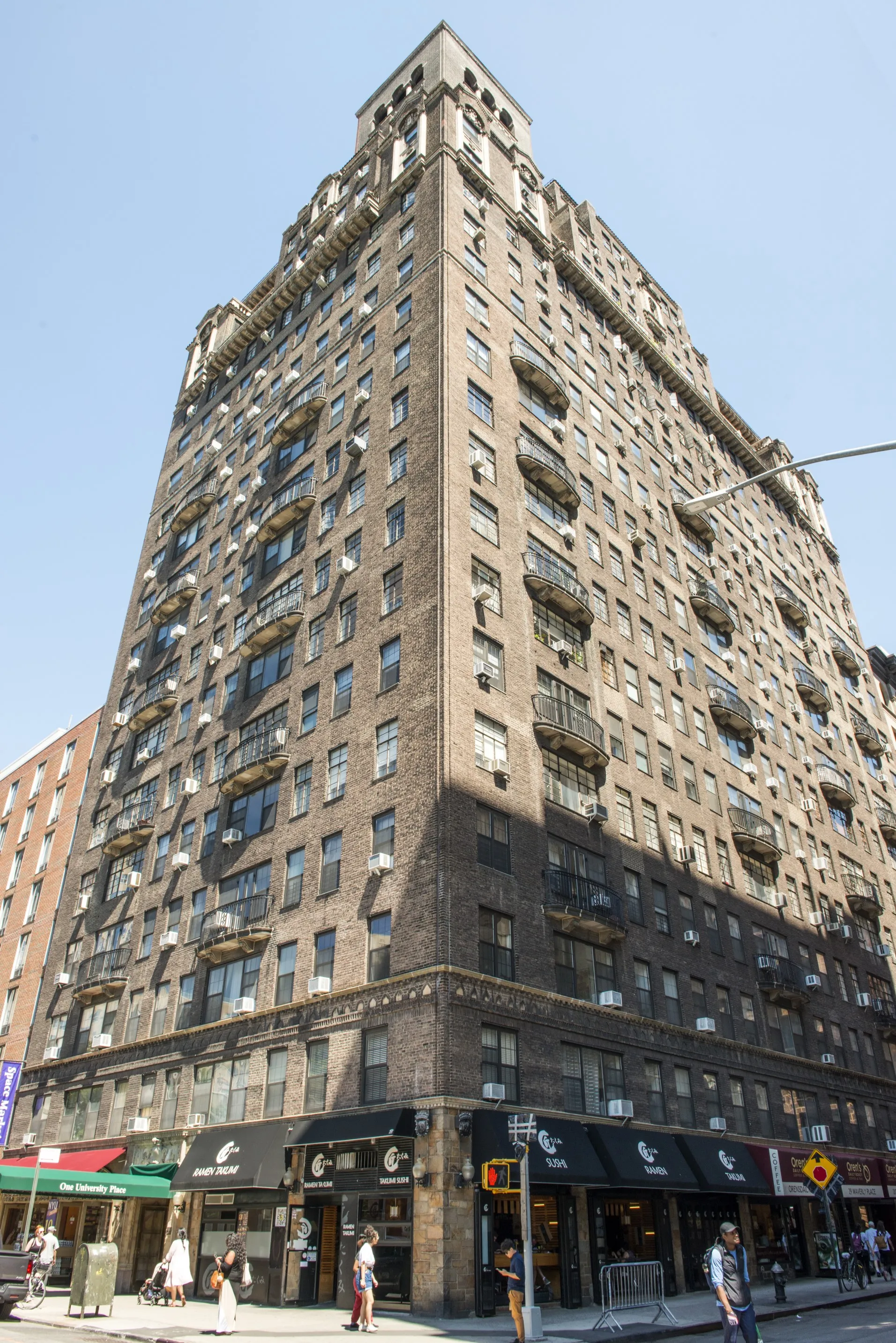 1 University Place in Greenwich Village : Sales, Rentals, Floorplans ...