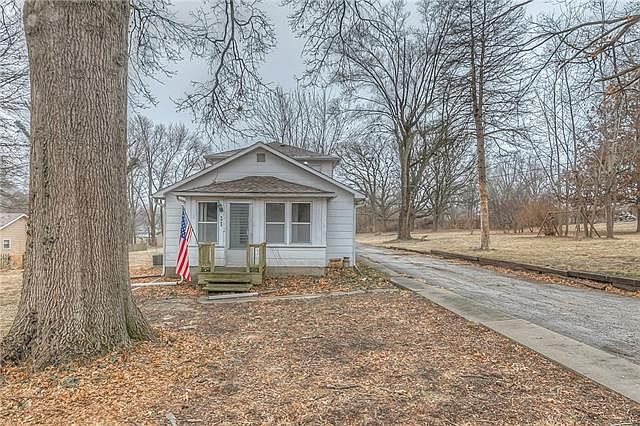 8009 Richland Ave, Kansas City, KS 66111 | Zillow