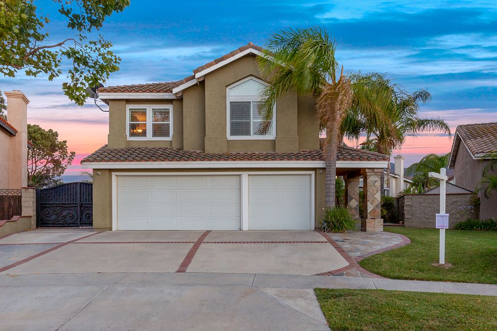 2764 Vista Colina Cir, Corona, CA 92882 | Zillow