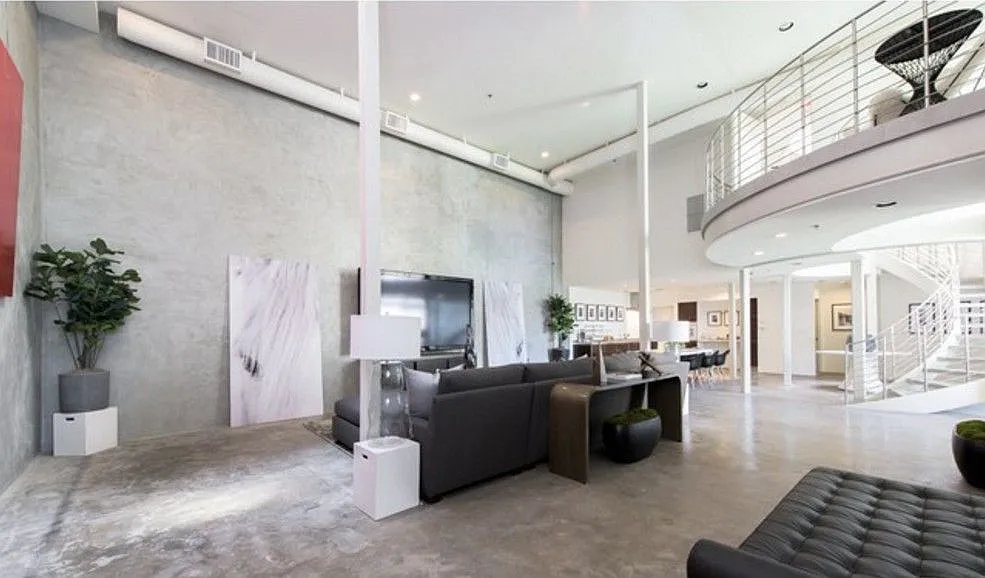 Abandoned: Inside Mary J. Blige's Former Hollywood Hills Mansion ...