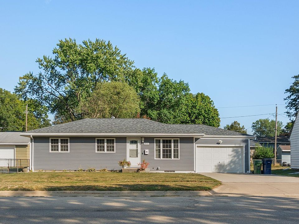 3037 W 9th St, Waterloo, IA 50702 | Zillow