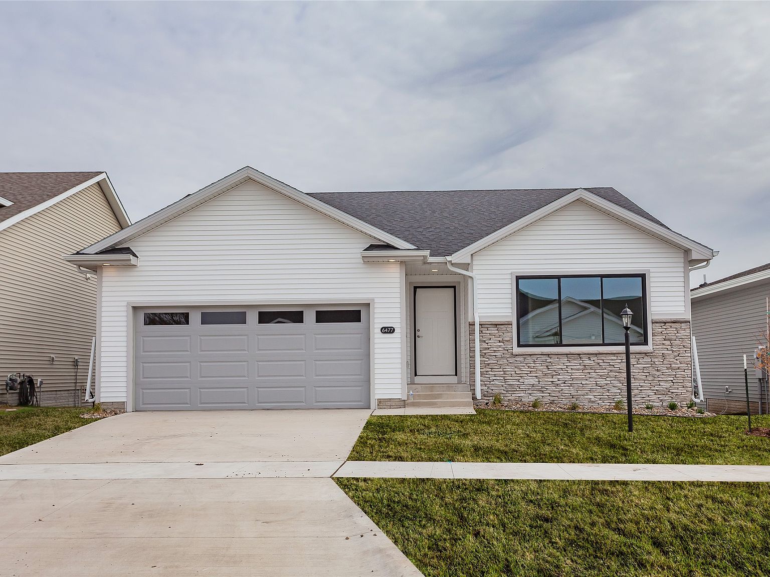 6477 NE 11th Ct, Des Moines, IA 50313 | Zillow