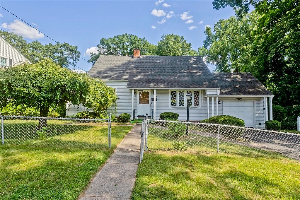 21 Bremen St, Springfield, MA 01108 | Zillow