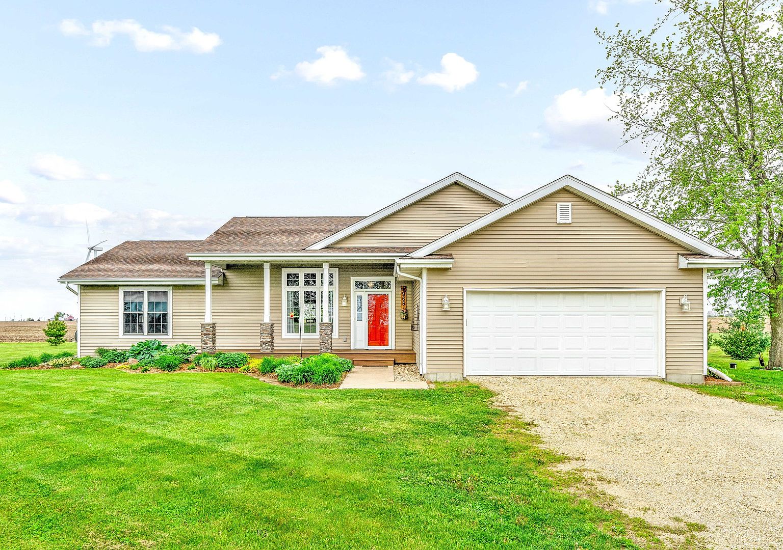 965 Bingham Rd, Steward, IL 60553 | Zillow