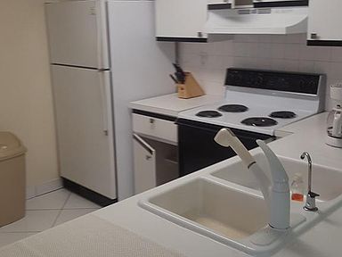 1623 Collins Ave APT 312, Miami Beach, FL 33139 | Zillow