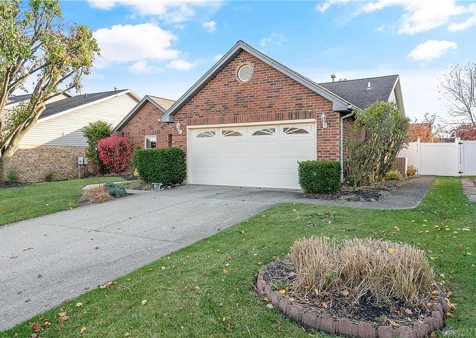 6728 Charlesgate Rd, Huber Heights, OH 45424 | Zillow