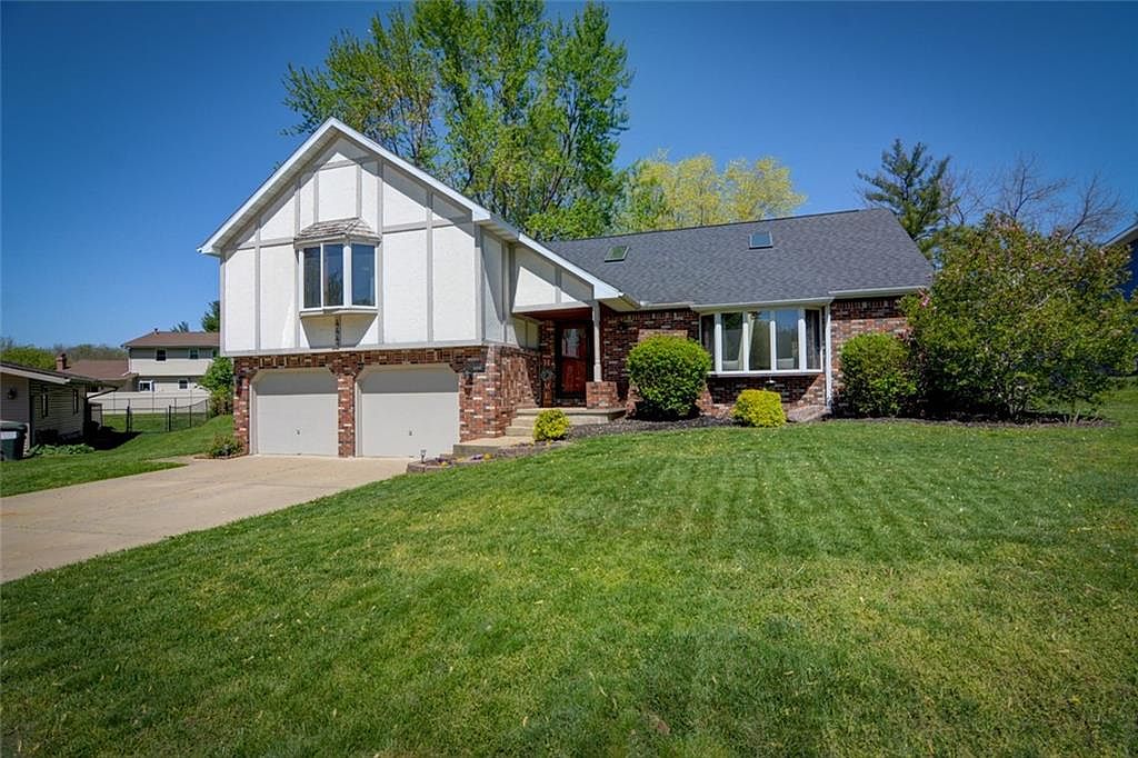 4443 Country Manor Ln, Decatur, IL 62521 | Zillow