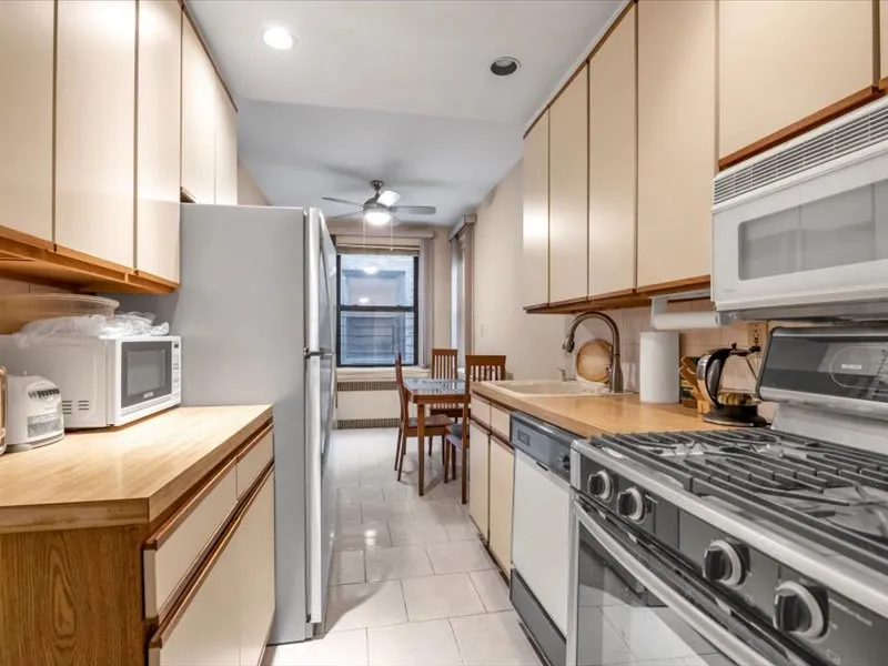 1150 Brighton Beach Avenue #6W in Brighton Beach, Brooklyn | StreetEasy