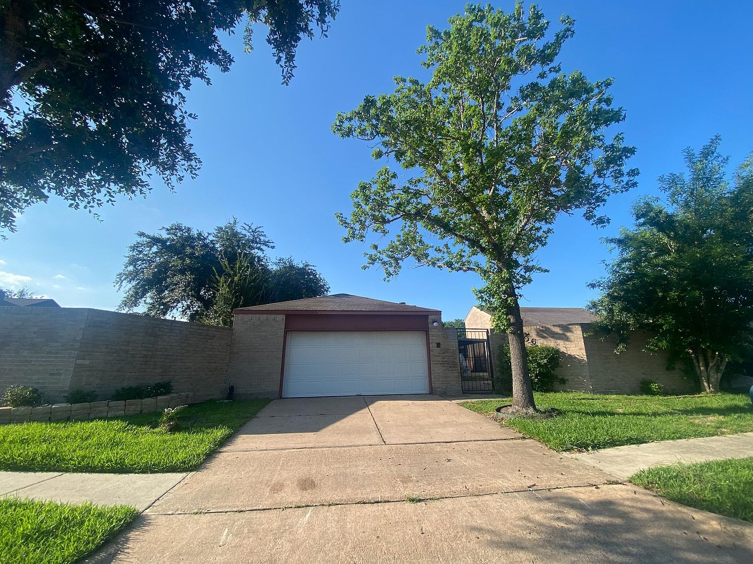 8506 Sandy Glen Ln, Houston, TX 77071 | Zillow