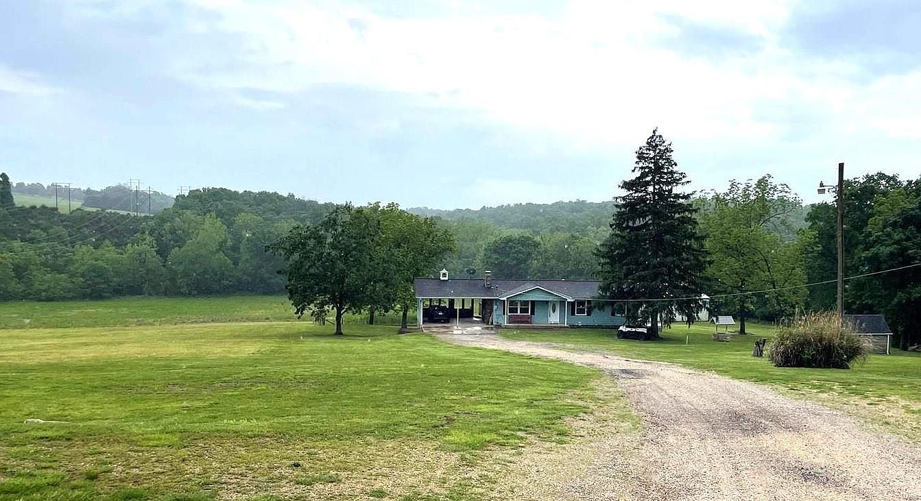 2902 Flucom Rd, De Soto, MO 63020 | MLS #24029461 | Zillow