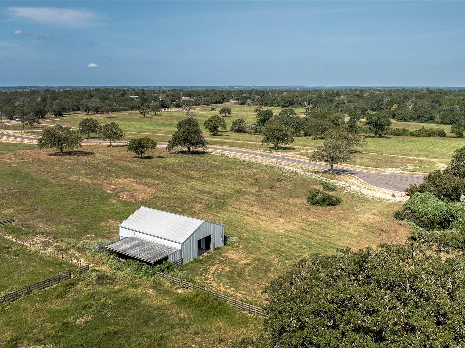 376 E Hill St, Bellville, TX 77418 | MLS #98142596 | Zillow