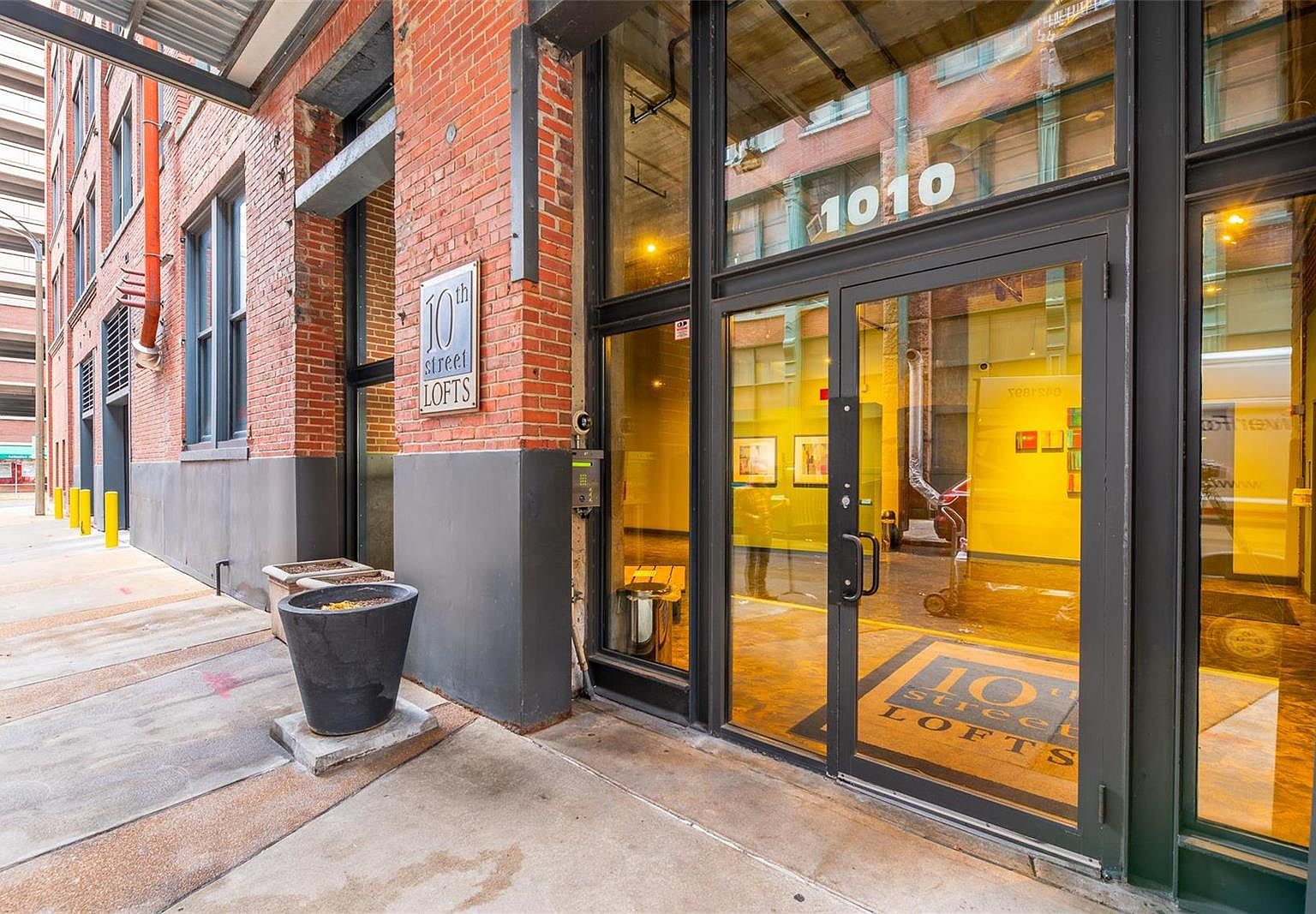 1010 Saint Charles St APT 1001, Saint Louis, MO 63101 | Zillow