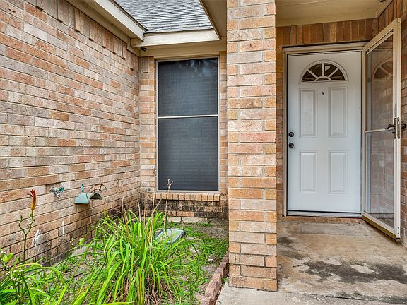 511 Larry Dr, Irving, TX 75060 | MLS #20653196 | Zillow