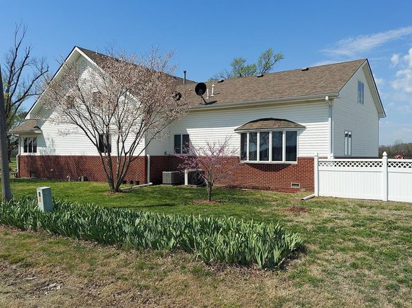 Cherryvale KS Luxury Homes For Sale - 12 Homes | Zillow